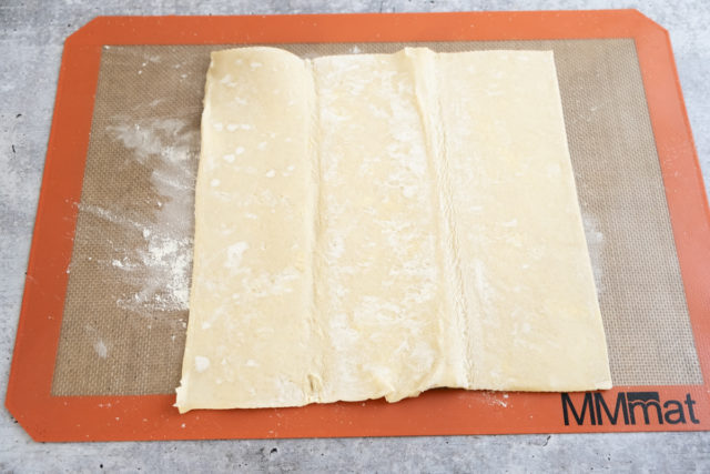 German Apple Strudel with Puff Pastry Recipe (Apfelstrudel ...