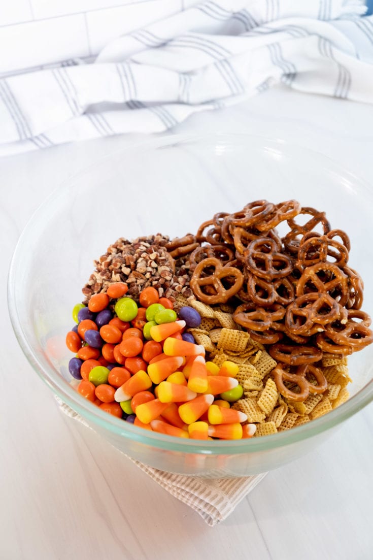 Easy Halloween Chex Mix (Sweet & Salty No Bake Snack Mix ...