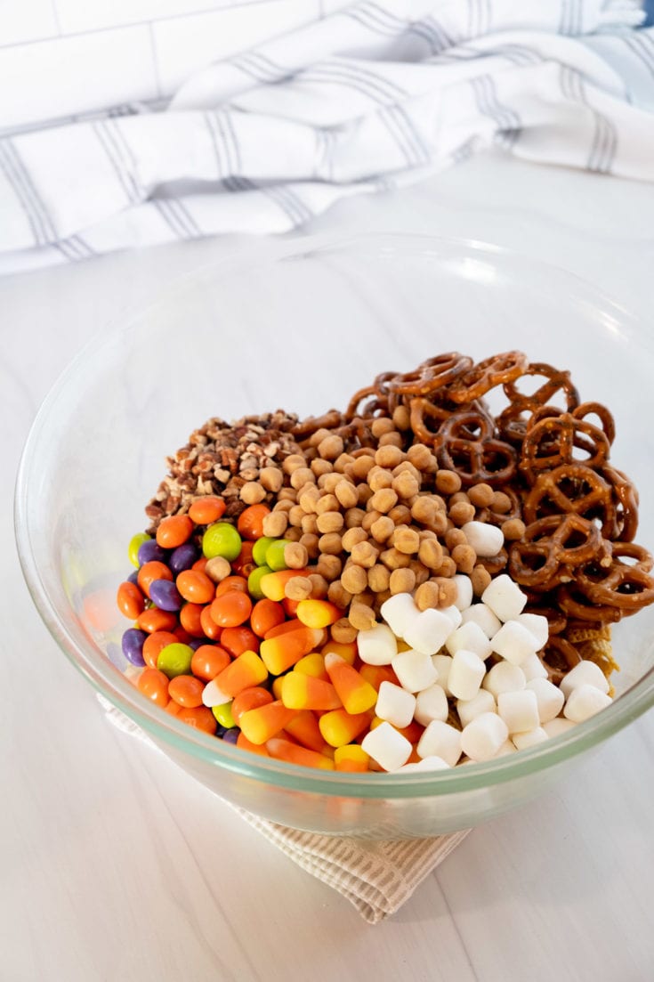 Easy Halloween Chex Mix (Sweet & Salty No Bake Snack Mix ...